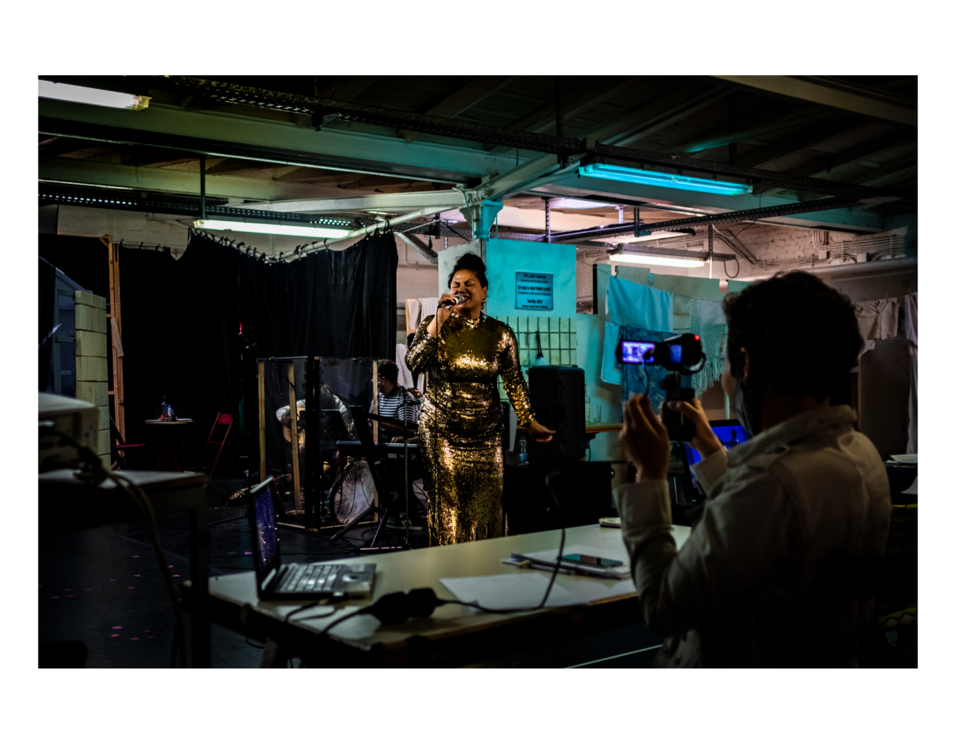 AZIZA A. - renk.Magazin